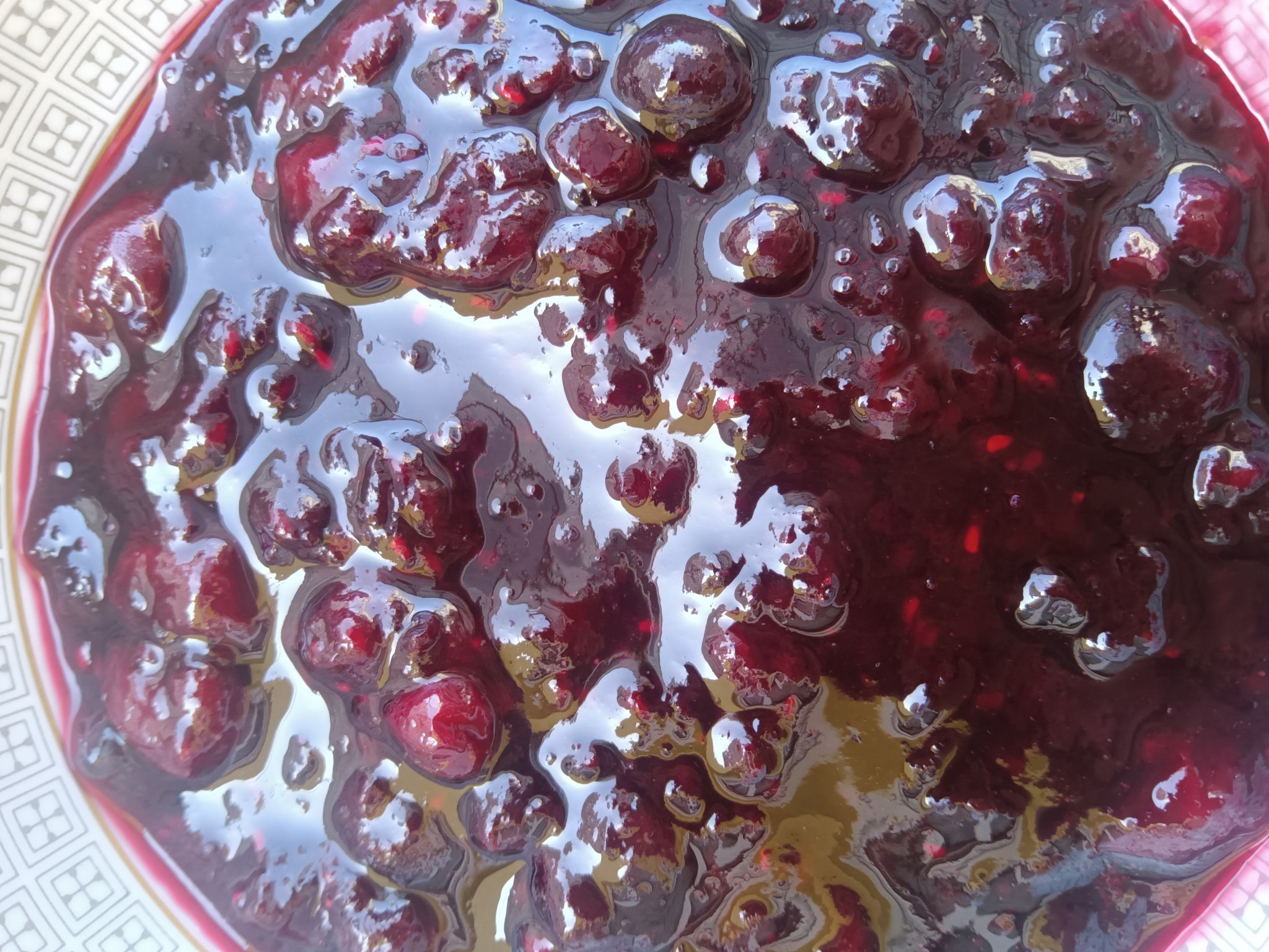 Dulceață de mix de fructe de pădure cu căpșuni și vișine – Gătind la ...